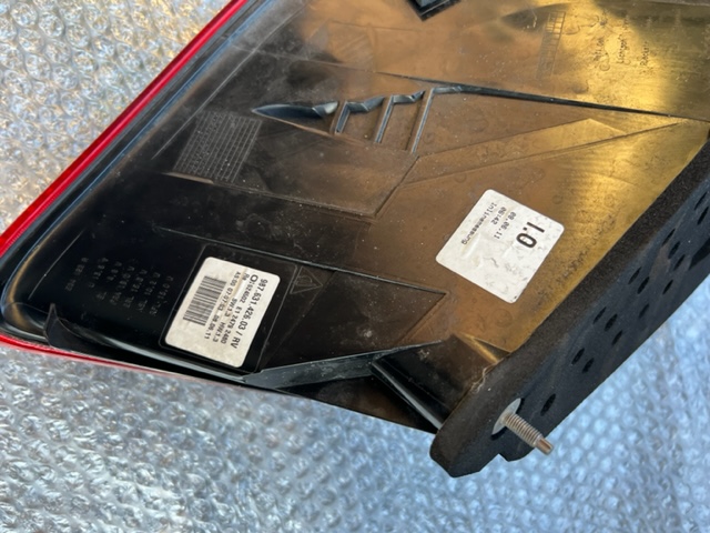 pravé zadní světlo (09-12) - ORIGINÁLNÍ DÍL :: PORSCHE-SHOP